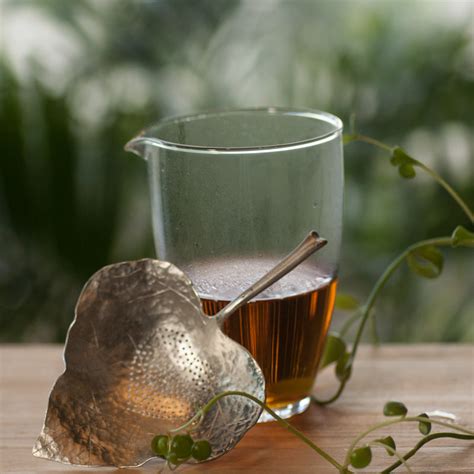 Tin Leaf Strainer Blue Willow Tea