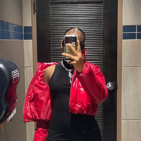 20 Ja Jadaa • Threads Say More