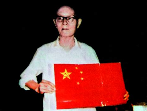 国旗设计者——曾联松的故事