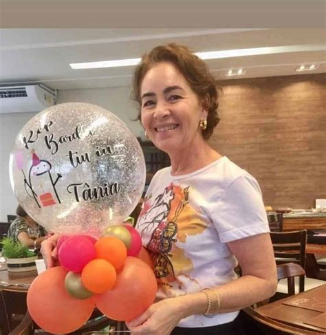 A Pedagoga Tânia Vasconcelos Foi Aniversariante Do último Dia 18