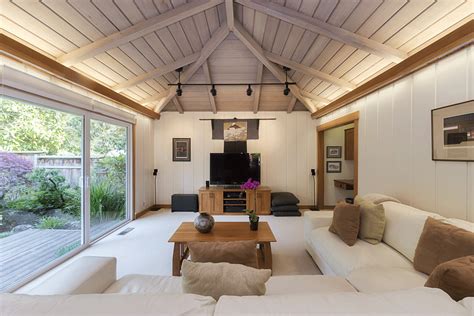 Lighting A Space With A Vaulted Ceiling Vaulted Ceiling Living Room