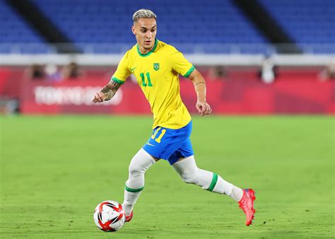 El Relato íntimo De Antony Su Infancia Saltando Cadáveres Y Por Qué No