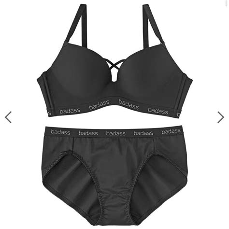 【エメフィール】ロゴシームレスノンワイヤーブラジャーショーツセットe75l メルカリ