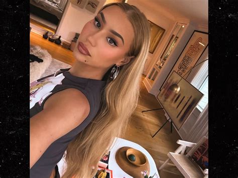 Iggy Azaleas Hottest Shots For Her 35th Birthday