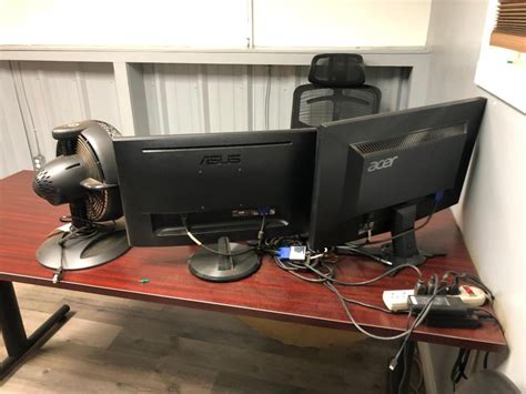 Dell Displaylink Dock W 2 Monitors 2 Keyboards Mouse And Fan