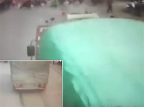 Pelajar Maut Dirempuh Lori Di China