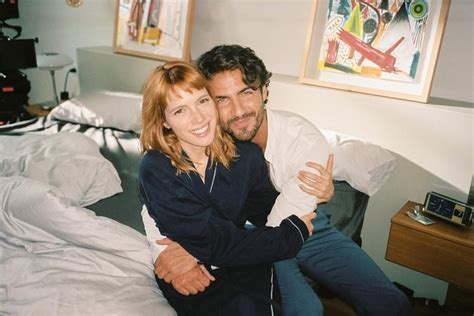 La Verdadera Historia De Amor Detrás De Valeria La Atrevida Y Sensual