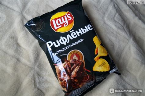 Чипсы картофельные Lays Рифленые Острые крылышки - «Ну и кошмарная же ...