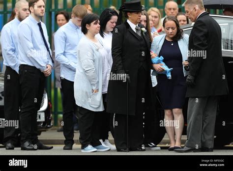 Mylee Billinghams Mother Tracey Taundry Holds A Doll As She Arrives At