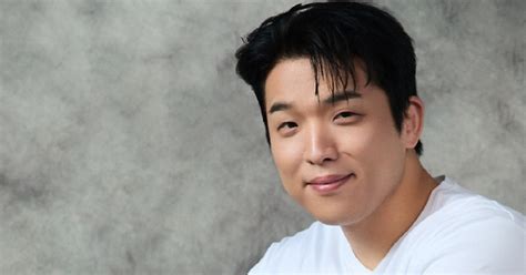 안성재 셰프 연예활동 본격화 하나…매니지먼트 시선과 전속 계약 체결 [공식]