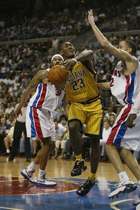 New Ron Artest Documentary Shows Extensive Palace Brawl Footage Cbs