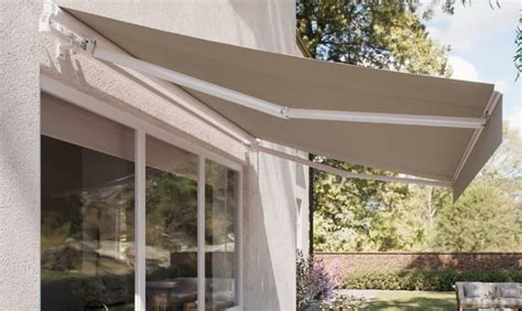 A Guide To Retractable Awning Blinds And Outdoor Blinds Material