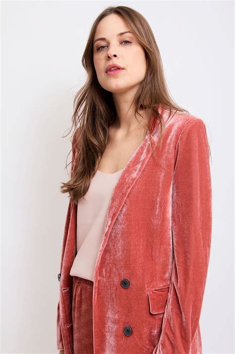 Refresh Your Party Season Edit With This Blazer Crafted From Pink