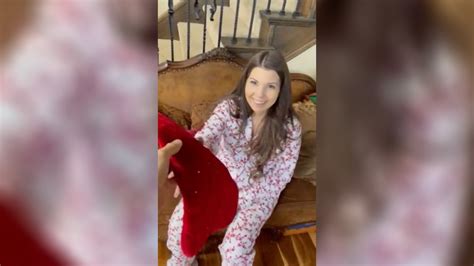 Mom Shares Message For Dads After Receiving Empty Christmas Stocking Abc News