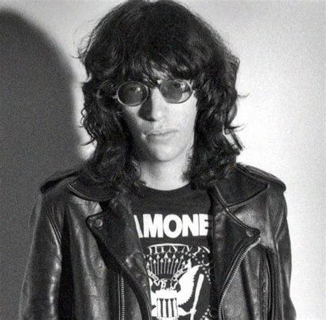 20 Portraits Of Joey Ramone In The 1970s ~ Vintage Everyday