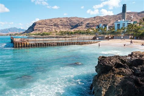 Snorkeling At This Spot On Oʻahu Is An Electric Experience Hawaii