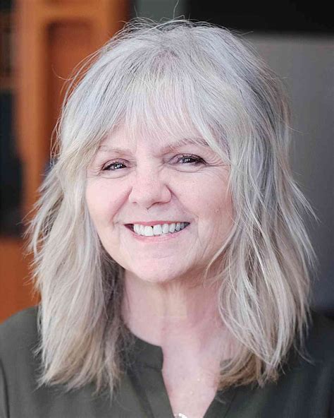 22 Flattering Hairstyles For Women Over 60 With Round Face Shapes