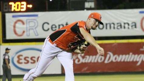 Toros Traen De Regreso Al Lanzador Tyler Eppler Toros Del Este