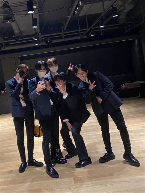 Pin By Friska Agari On TREASURE Treasures Babefriend Material Picts