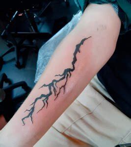 150 Tatuajes De Rayos ⚡ Significado Imágenes Y Diseños