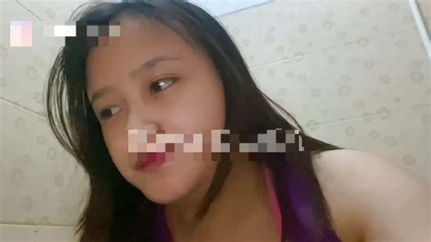 Indo Youtuber Fart In Hotel