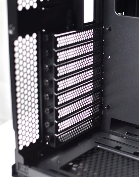 Lian Li O11 Dynamic Evo Chassis Review Page 7