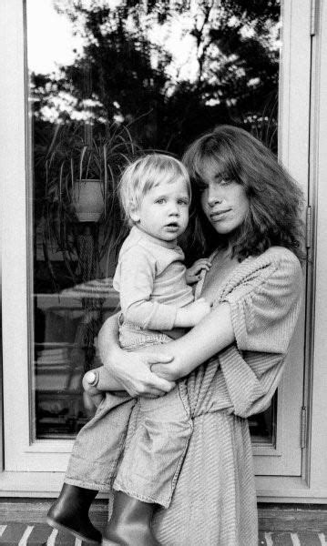 Carly Simon And Her Young Son Ben Taylor Carly Simon Carly Famous