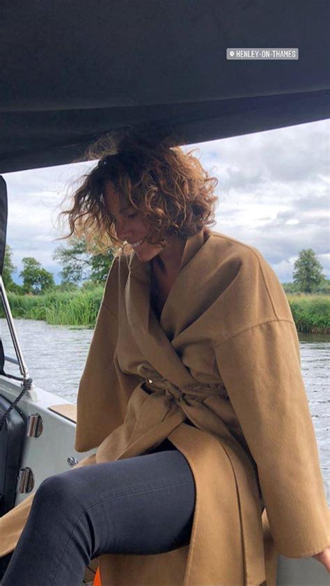 Andja Lorein Scrolller