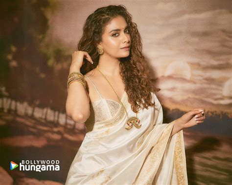 Keerthy Suresh Wallpapers Keerthy Suresh 5 3 Bollywood Hungama