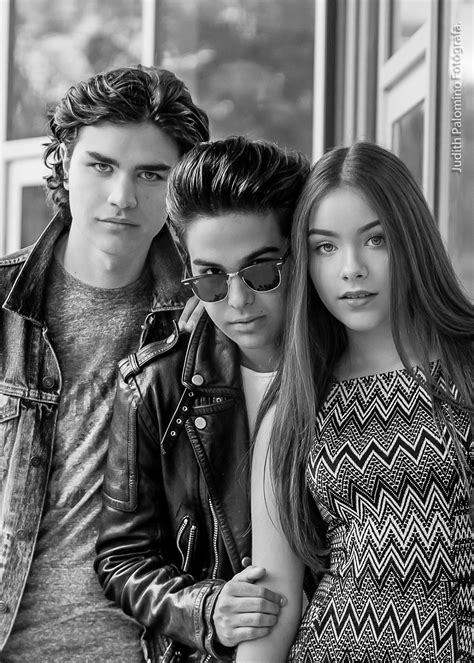 Angie Vasquez And Her Big Brothers Angie Vazquez Fotos De Michael