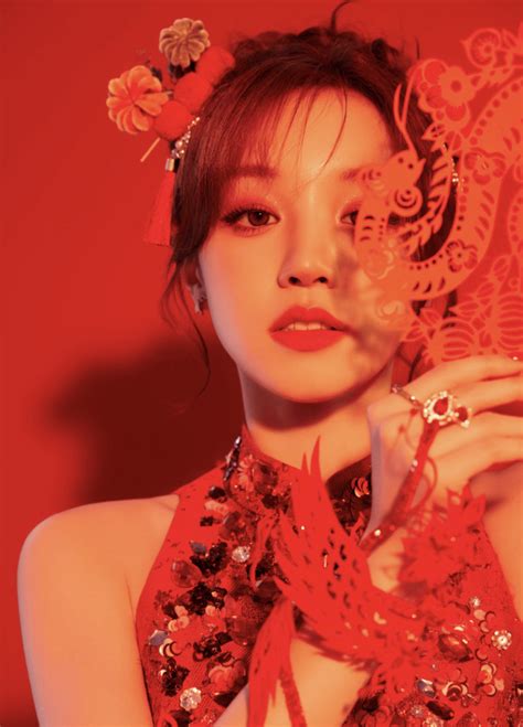 宋雨琦春晚大舞台造型，元宵节快乐！