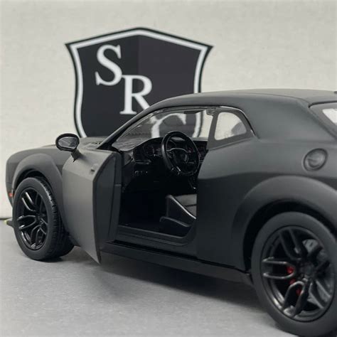Dodge Challenger Srt Hellcat Widebody Motormax 1 24 Diecast Strada Racing Club
