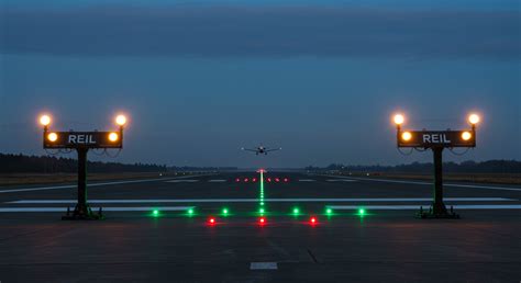 Understanding Runway End Lights Types And Functions Lab Of Cell Growth
