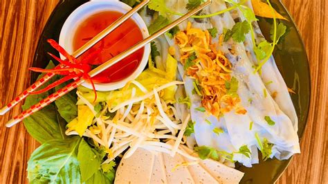 The Best Banh Cuon Vietnamese Steamed Rice Rolls Youtube