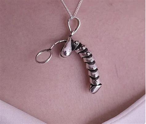 1 Shrimp Necklace Zero Eights