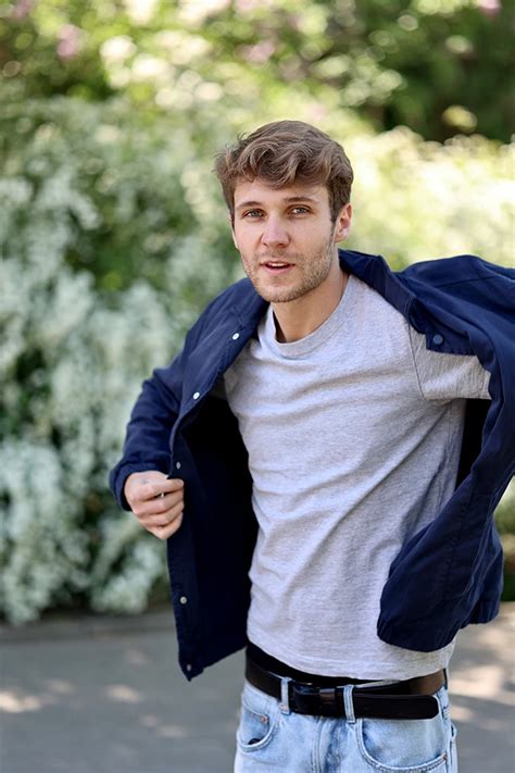 Mikołaj Bartosiewicz Wave