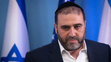 משה ארבל זה אלמוג כהן החדש סאגת רונן בר גורמת למשבר בתוך שס