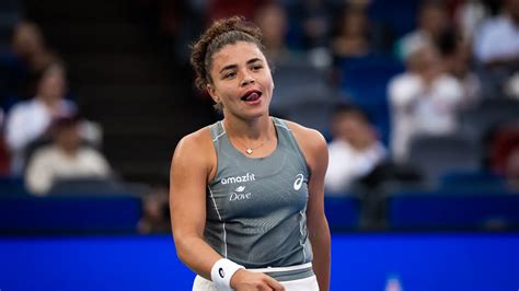 Jasmine Paolini Bad Day On Serve Ko In Wuhan Sportaleu