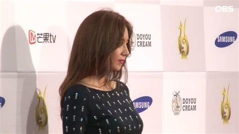 유이 아찔한 몸매·우아한 미소 ′여신 포스′ 2015 서울드라마어워즈 Zum Tv