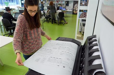 Plotter Multifuncional De Grande Formato Hp Designjet T2500 Em