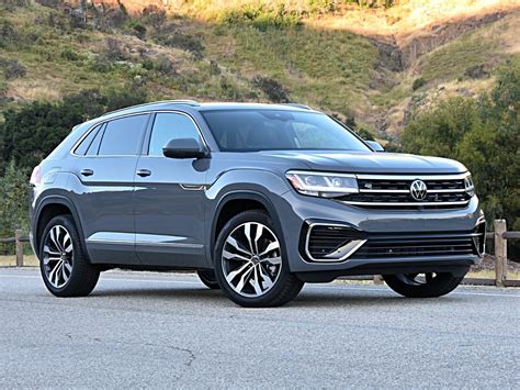 2020 Volkswagen Atlas Cross Sport Vs 2020 Toyota Land Cruiser Cargurusca