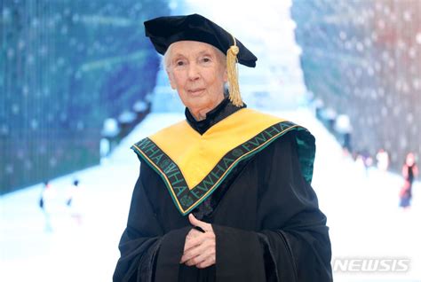 명예박사학위 수여식 참석한 제인 구달 박사 네이트 뉴스