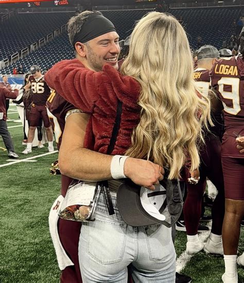 Fiancée Of Minnesota Qb Cole Kramer Goes Viral At Quick Lane Bowl