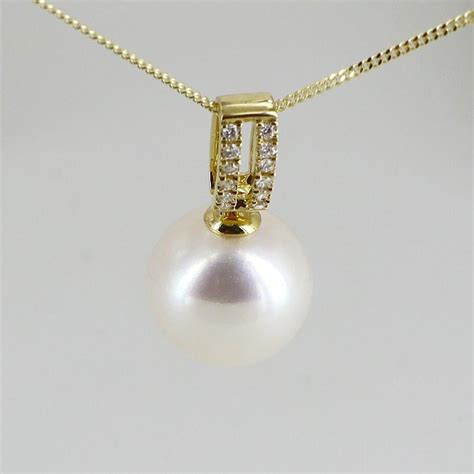 Pearl And Diamond Pendant Necklace 11 115mm On 18k Yellow Gold