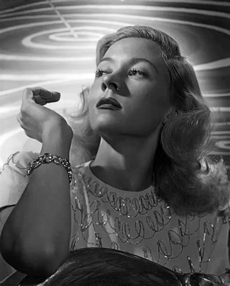 20 Stunning Black And White Portraits Of A Young And Beautiful Gloria