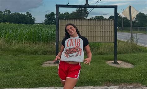 Who Is Ilona Maher Age Does She Have A Wife And The Gender