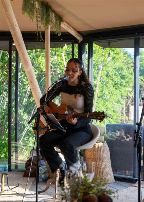 Lila Captivating Acoustic Pop Soloist Entertainment Nation