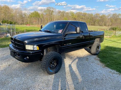 2001 Dodge Ram 1500 Wheel Offset Aggressive 1 Outside Fender