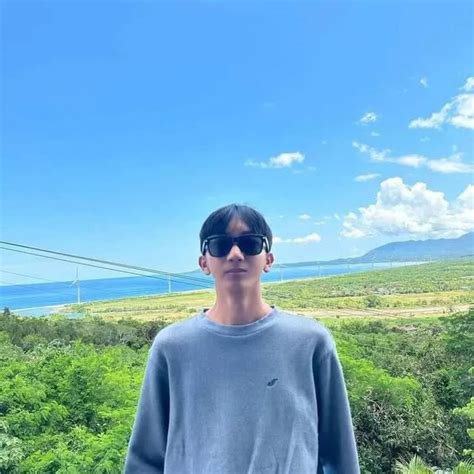 Renz Ian Malit Rnzmlt • Threads Say More