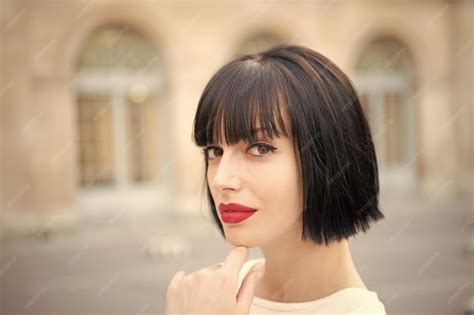 Premium Photo Portrait Of Stylish Brunette Woman Outdoor Stylish
